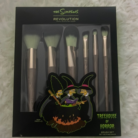 Makeup Revolution | Makeup | The Simpsons Revolution Brushes | Poshmark